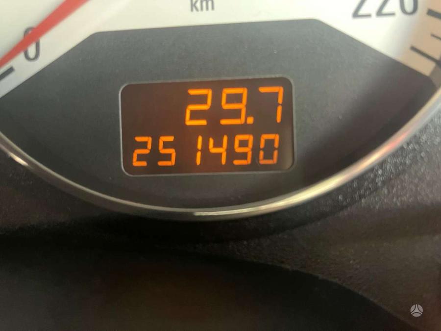 Pelēks Opel Zafira 2005 Kauņa, ar dzinēja tilpumu 2.17 L un nobraukumu 252 tūkst. km par 650 €, foto 12 vietnē AUTOMOTO.COM.LV