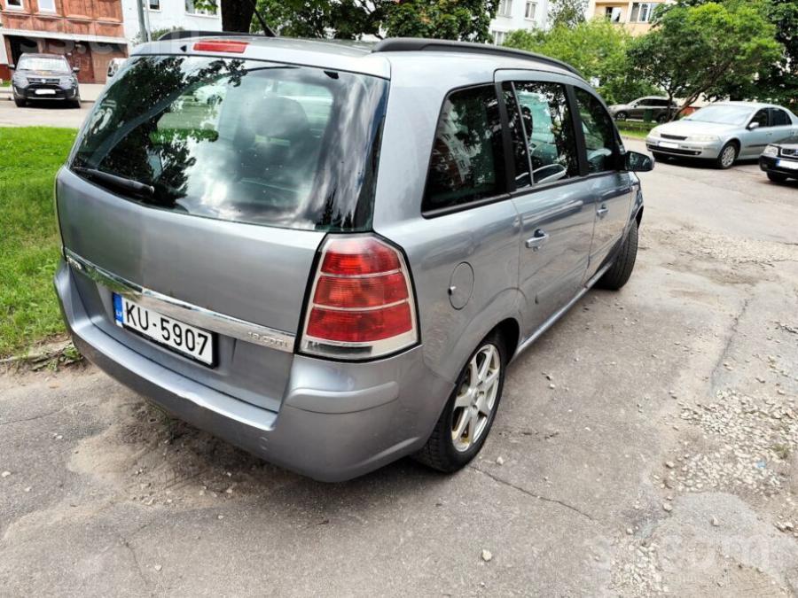 Pelēks Opel Zafira 2005 Rīga, ar dzinēja tilpumu 1.90 L un nobraukumu 356 tūkst. km par 780 €, foto 1 vietnē AUTOMOTO.COM.LV