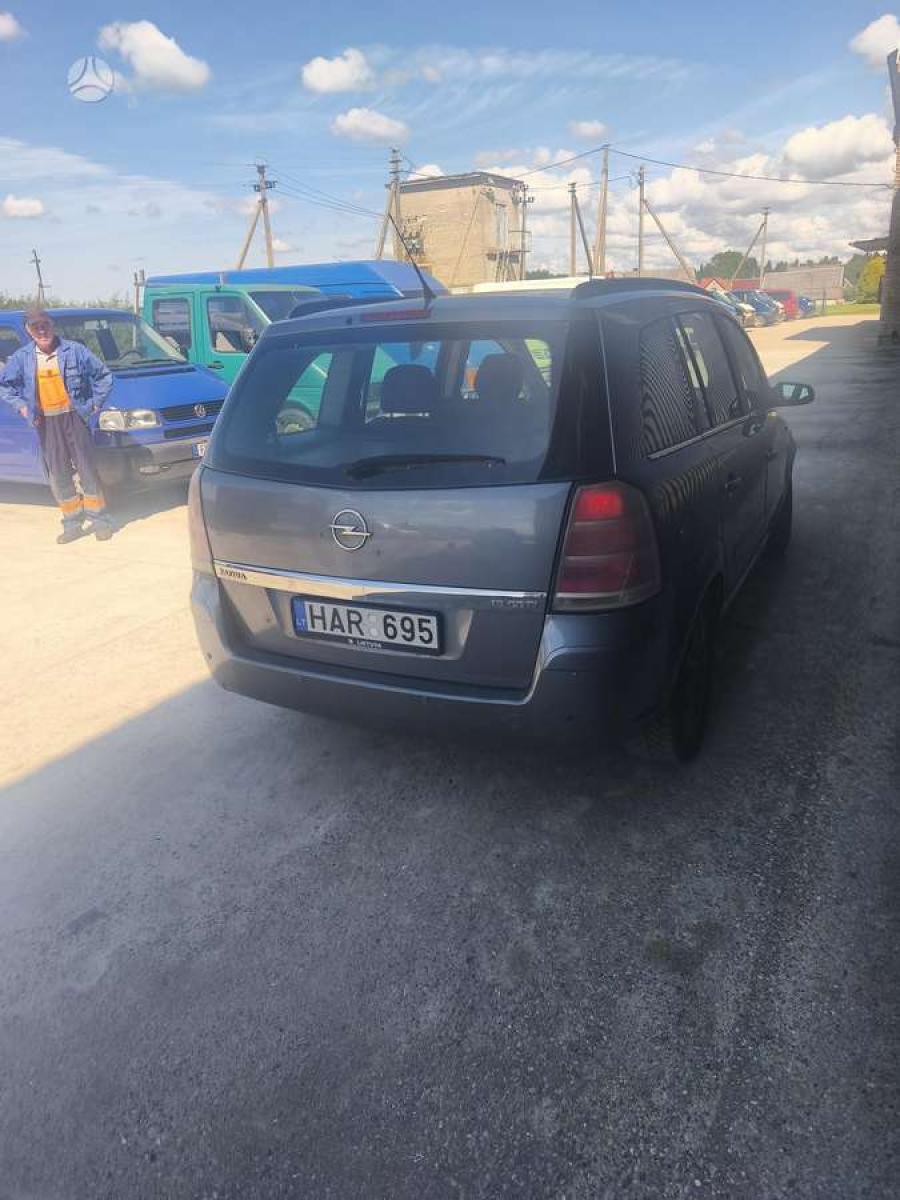 Pelēks Opel Zafira 2005 Kretinga, ar dzinēja tilpumu 1.91 L un nobraukumu 350 tūkst. km par 850 €, foto 4 vietnē AUTOMOTO.COM.LV