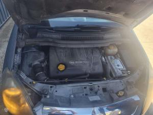 Pelēks Opel Zafira 2005 Kretinga, ar dzinēja tilpumu 1.91 L un nobraukumu 350 tūkst. km par 850 €, foto 8 vietnē AUTOMOTO.COM.LV