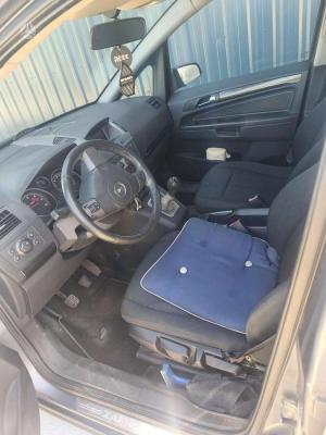Pelēks Opel Zafira 2005 Kretinga, ar dzinēja tilpumu 1.91 L un nobraukumu 350 tūkst. km par 850 €, foto 9 vietnē AUTOMOTO.COM.LV