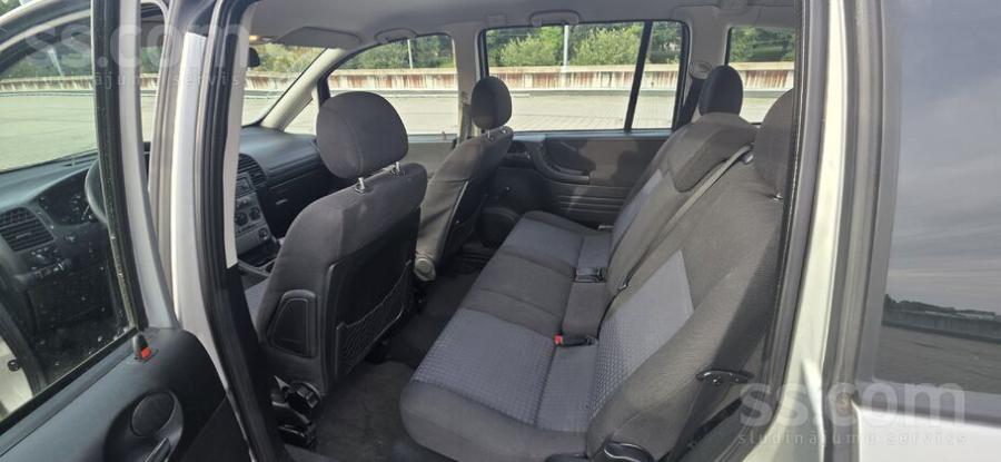Grey Opel Zafira 2005 in Riga, with an engine capacity of 1.60 L and mileage of 235 thousand km for 1200 €, photo 7 on AUTOMOTO.COM.LV