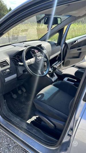 Grey Opel Zafira 2005 in Vilnius, with an engine capacity of 2.20 L and mileage of 270 thousand km for 1000 €, photo 8 on AUTOMOTO.COM.LV