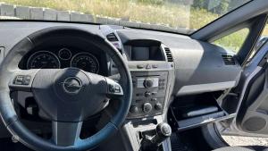 Grey Opel Zafira 2005 in Vilnius, with an engine capacity of 2.20 L and mileage of 270 thousand km for 1000 €, photo 9 on AUTOMOTO.COM.LV