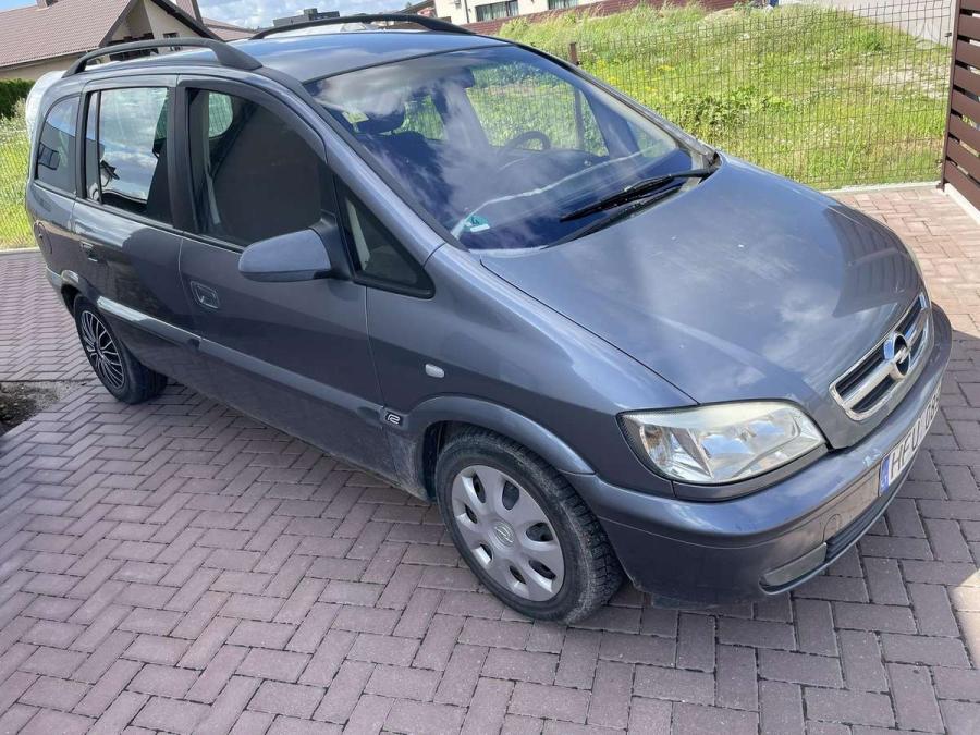 Grey Opel Zafira 2005 in Kaunas, with an engine capacity of 1.60 L and mileage of 316 thousand km for 690 €, photo 4 on AUTOMOTO.COM.LV