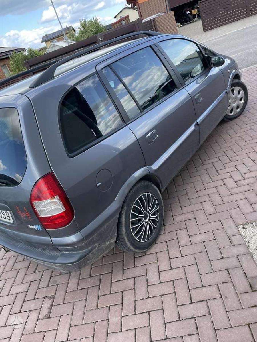 Grey Opel Zafira 2005 in Kaunas, with an engine capacity of 1.60 L and mileage of 316 thousand km for 690 €, photo 5 on AUTOMOTO.COM.LV