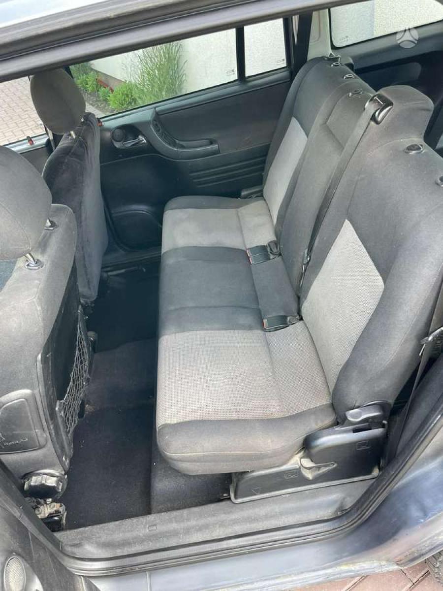 Grey Opel Zafira 2005 in Kaunas, with an engine capacity of 1.60 L and mileage of 316 thousand km for 690 €, photo 13 on AUTOMOTO.COM.LV