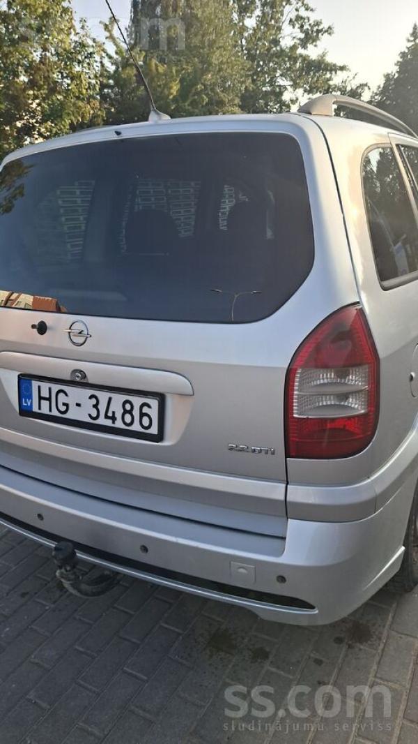 Grey Opel Zafira 2005 in Bauska, with an engine capacity of 2.20 L and mileage of 423 thousand km for 1400 €, photo 3 on AUTOMOTO.COM.LV