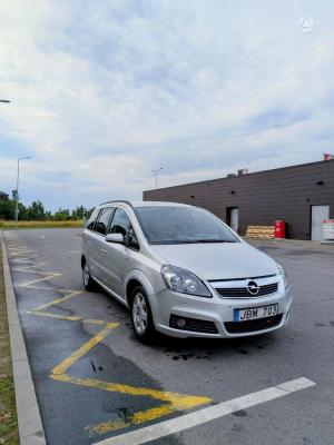 Grey Opel Zafira 2005 in Vilnius, with an engine capacity of 1.80 L and mileage of 300 thousand km for 1200 €, photo  on AUTOMOTO.COM.LV