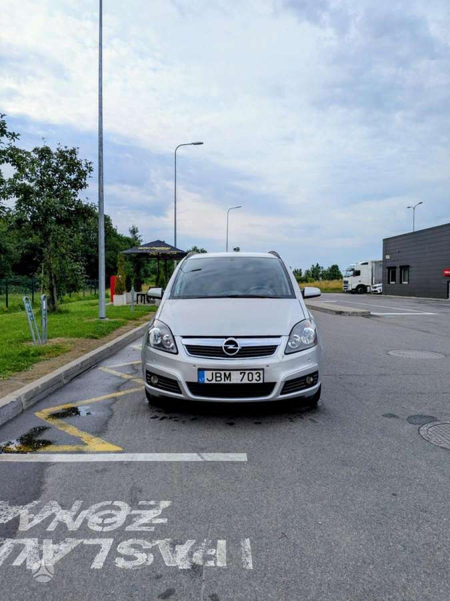 Grey Opel Zafira 2005 in Vilnius, with an engine capacity of 1.80 L and mileage of 300 thousand km for 1200 €, photo 3 on AUTOMOTO.COM.LV