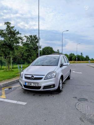 Grey Opel Zafira 2005 in Vilnius, with an engine capacity of 1.80 L and mileage of 300 thousand km for 1200 €, photo 4 on AUTOMOTO.COM.LV