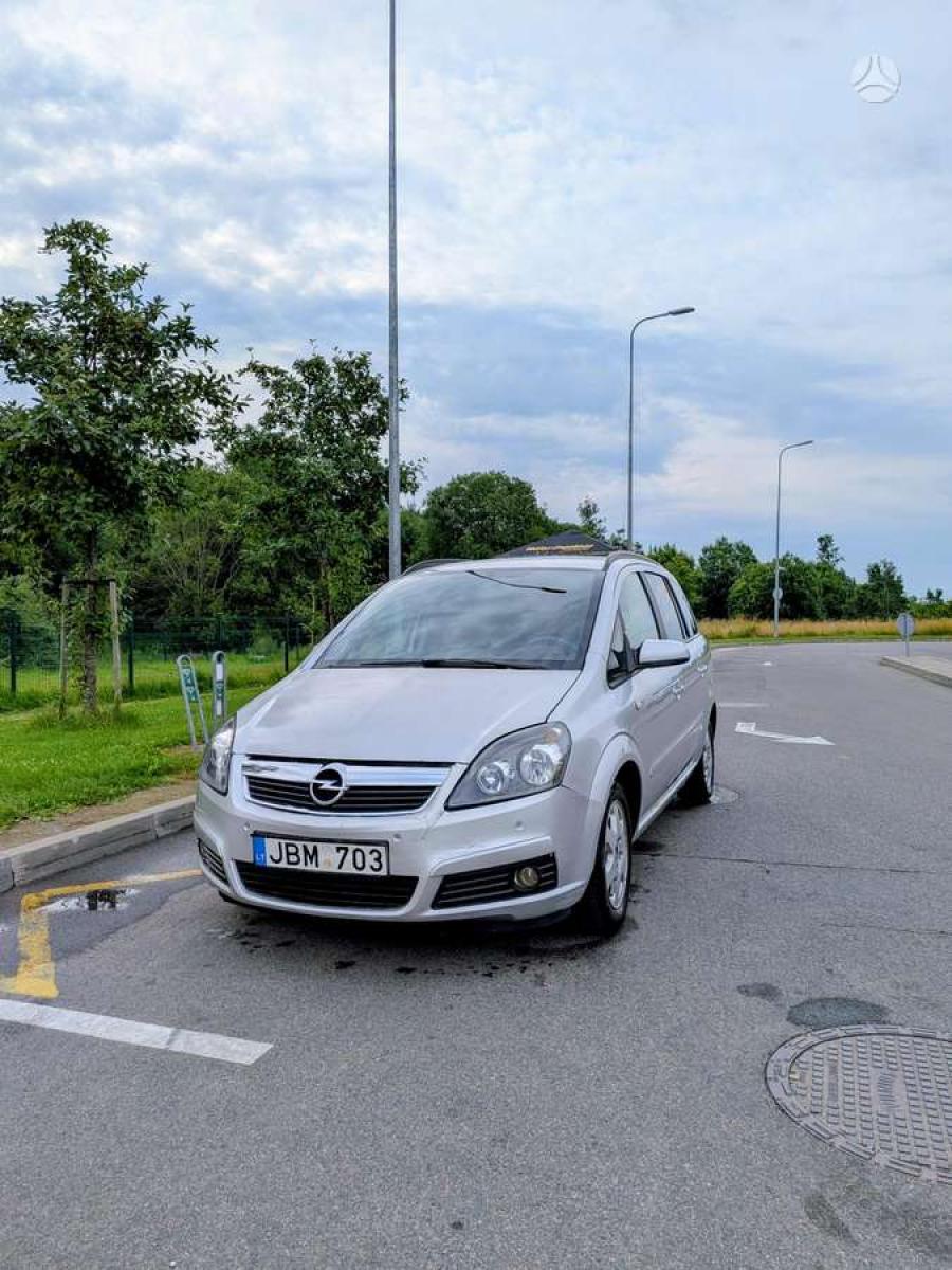Grey Opel Zafira 2005 in Vilnius, with an engine capacity of 1.80 L and mileage of 300 thousand km for 1200 €, photo 4 on AUTOMOTO.COM.LV