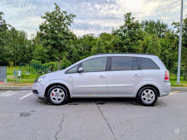 Grey Opel Zafira 2005 in Vilnius, with an engine capacity of 1.80 L and mileage of 300 thousand km for 1200 €, photo 4 on AUTOMOTO.COM.LV