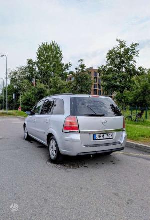 Grey Opel Zafira 2005 in Vilnius, with an engine capacity of 1.80 L and mileage of 300 thousand km for 1200 €, photo 8 on AUTOMOTO.COM.LV