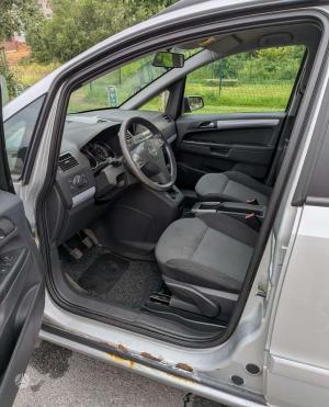 Grey Opel Zafira 2005 in Vilnius, with an engine capacity of 1.80 L and mileage of 300 thousand km for 1200 €, photo 18 on AUTOMOTO.COM.LV