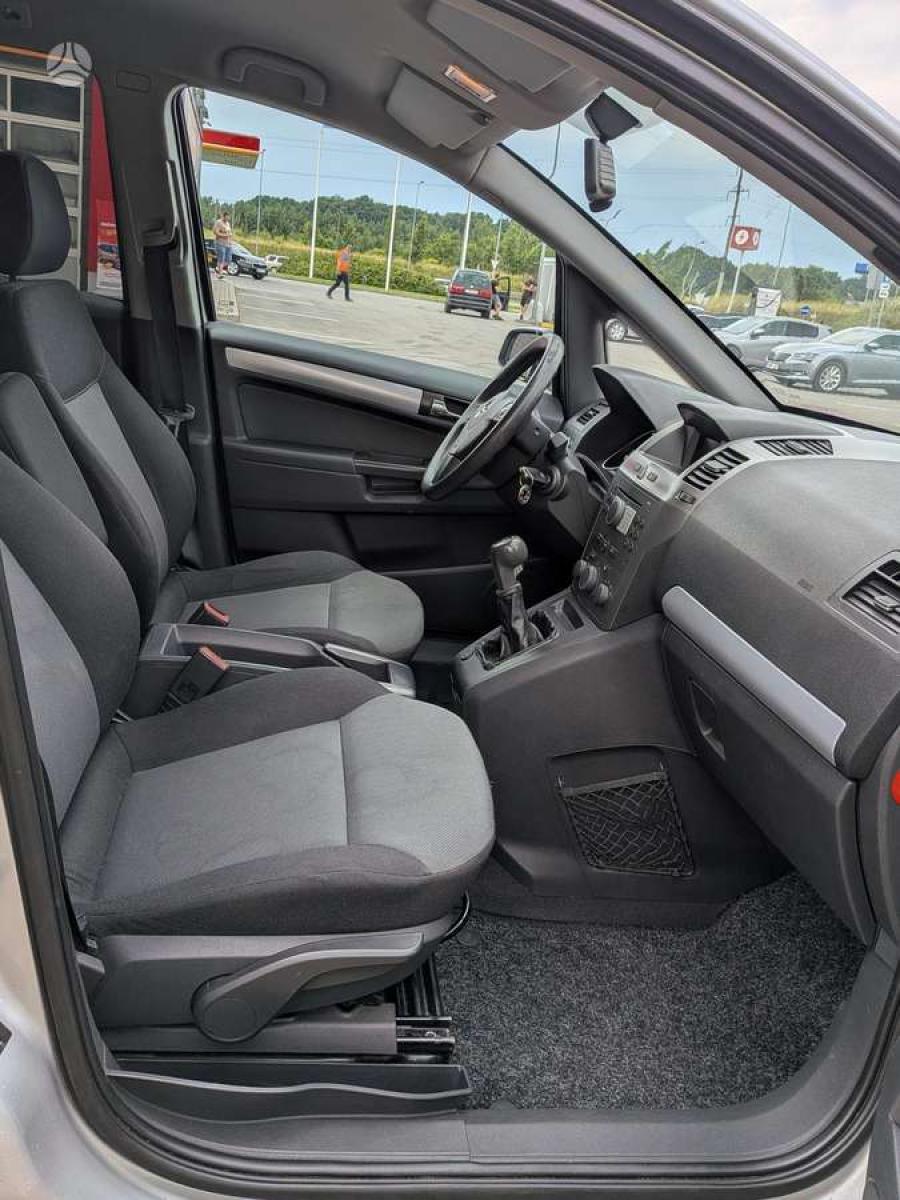 Grey Opel Zafira 2005 in Vilnius, with an engine capacity of 1.80 L and mileage of 300 thousand km for 1200 €, photo 20 on AUTOMOTO.COM.LV