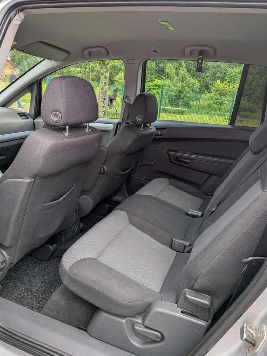 Grey Opel Zafira 2005 in Vilnius, with an engine capacity of 1.80 L and mileage of 300 thousand km for 1200 €, photo 23 on AUTOMOTO.COM.LV