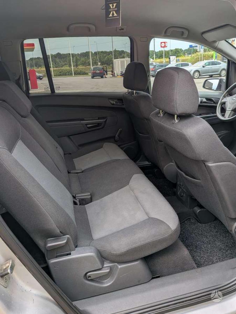 Grey Opel Zafira 2005 in Vilnius, with an engine capacity of 1.80 L and mileage of 300 thousand km for 1200 €, photo 24 on AUTOMOTO.COM.LV