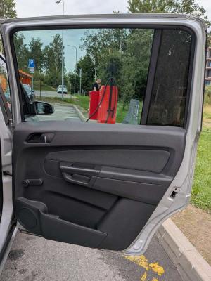 Grey Opel Zafira 2005 in Vilnius, with an engine capacity of 1.80 L and mileage of 300 thousand km for 1200 €, photo 25 on AUTOMOTO.COM.LV