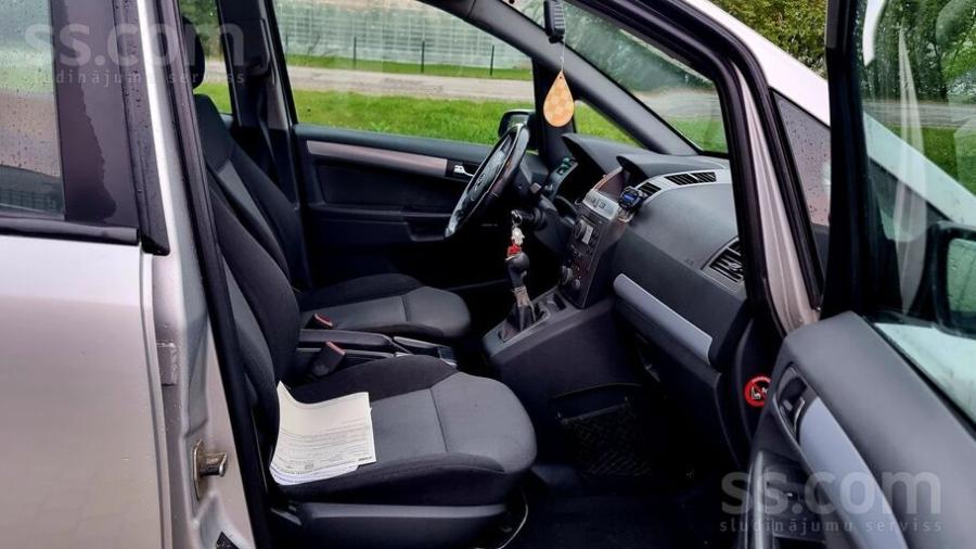 Pelēks Opel Zafira 2005 Cēsis, ar dzinēja tilpumu 1.90 L un nobraukumu 313 tūkst. km par 1300 €, foto 10 vietnē AUTOMOTO.COM.LV