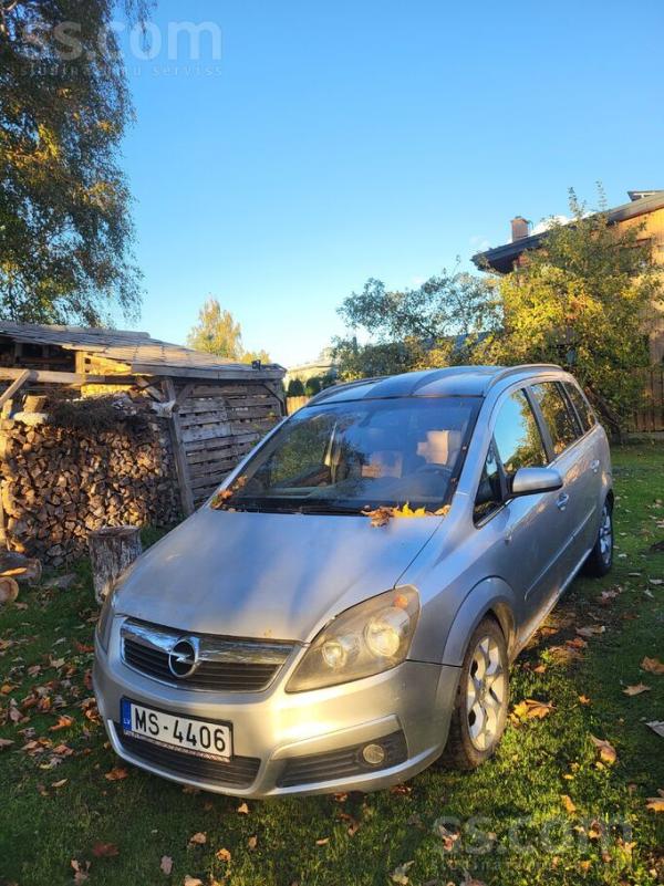 Pelēks Opel Zafira 2005 Rīga, ar dzinēja tilpumu 1.90 L un nobraukumu 310 tūkst. km par 1500 €, foto 1 vietnē AUTOMOTO.COM.LV