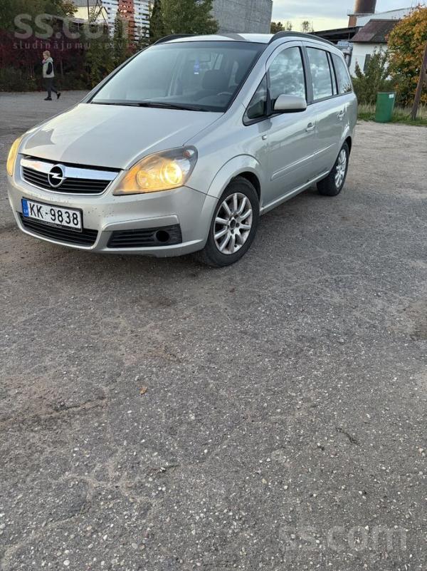 Grey Opel Zafira 2005 in Tukums, with an engine capacity of 1.90 L and mileage of 333 thousand km for 990 €, photo 1 on AUTOMOTO.COM.LV