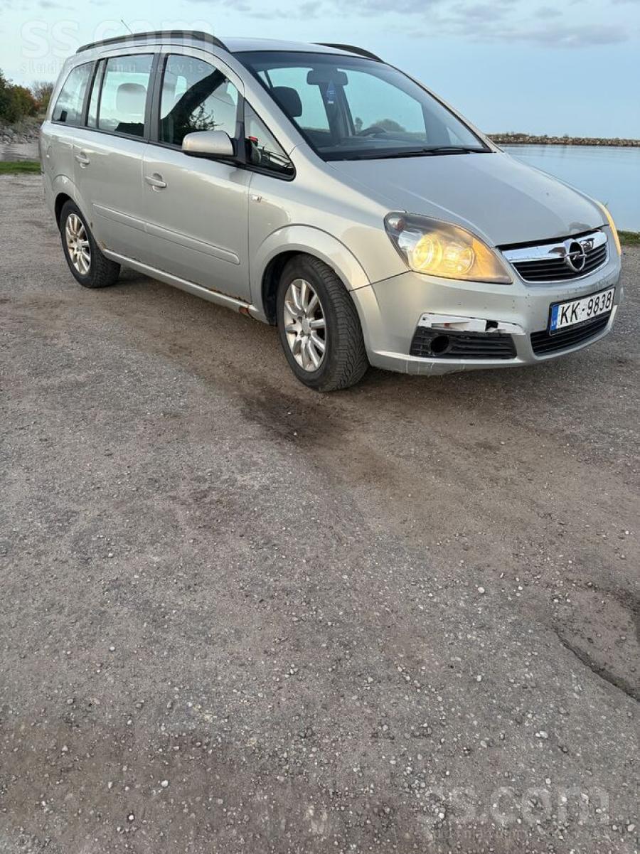 Grey Opel Zafira 2005 in Tukums, with an engine capacity of 1.90 L and mileage of 333 thousand km for 990 €, photo 4 on AUTOMOTO.COM.LV