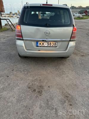 Grey Opel Zafira 2005 in Tukums, with an engine capacity of 1.90 L and mileage of 333 thousand km for 990 €, photo 6 on AUTOMOTO.COM.LV