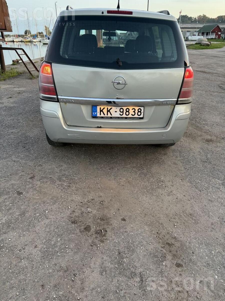 Grey Opel Zafira 2005 in Tukums, with an engine capacity of 1.90 L and mileage of 333 thousand km for 990 €, photo 6 on AUTOMOTO.COM.LV