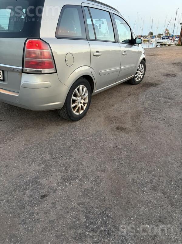Grey Opel Zafira 2005 in Tukums, with an engine capacity of 1.90 L and mileage of 333 thousand km for 990 €, photo 7 on AUTOMOTO.COM.LV