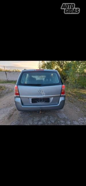 Grey Opel Zafira 2005 in Alytus, with an engine capacity of 1.60 L and mileage of 220 thousand km for 850 €, photo 4 on AUTOMOTO.COM.LV