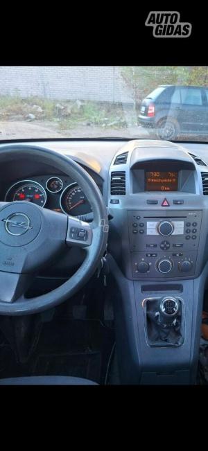 Grey Opel Zafira 2005 in Alytus, with an engine capacity of 1.60 L and mileage of 220 thousand km for 850 €, photo 7 on AUTOMOTO.COM.LV