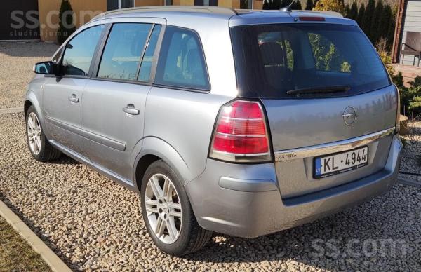 Grey Opel Zafira 2006 in Ludza, with an engine capacity of 1.80 L and mileage of 300 thousand km for 1500 €, photo 3 on AUTOMOTO.COM.LV