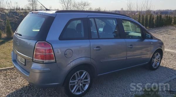 Grey Opel Zafira 2006 in Ludza, with an engine capacity of 1.80 L and mileage of 300 thousand km for 1500 €, photo 4 on AUTOMOTO.COM.LV