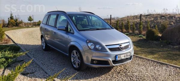 Grey Opel Zafira 2006 in Ludza, with an engine capacity of 1.80 L and mileage of 300 thousand km for 1500 €, photo 5 on AUTOMOTO.COM.LV