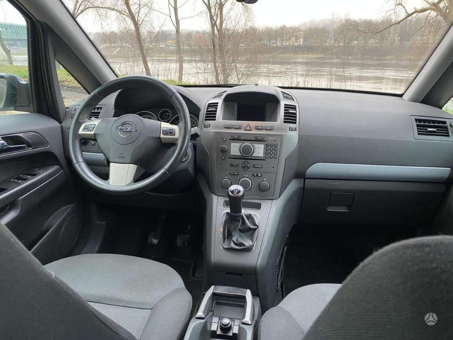 Pelēks Opel Zafira 2006 Kauņa, ar dzinēja tilpumu 1.60 L un nobraukumu 222 tūkst. km par 2300 €, foto 5 vietnē AUTOMOTO.COM.LV