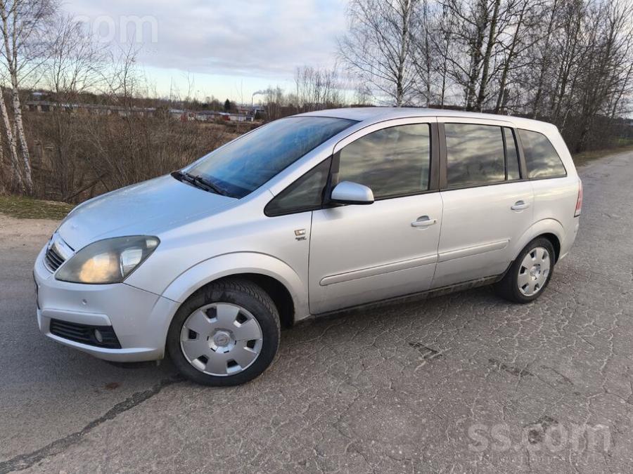 Grey Opel Zafira 2006 in Jekabpils, with an engine capacity of 1.60 L and mileage of 258 thousand km for 1300 €, photo 1 on AUTOMOTO.COM.LV