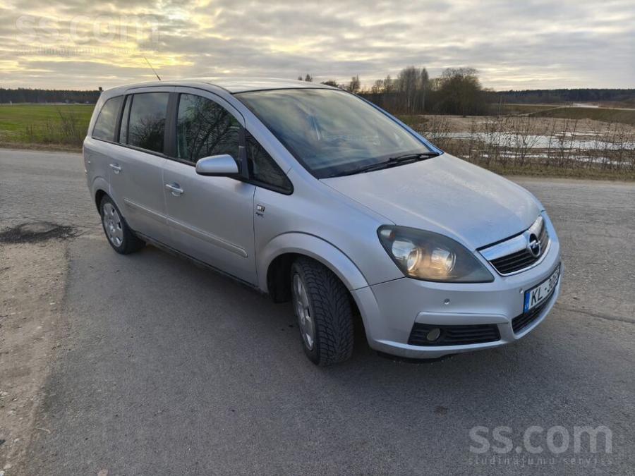 Grey Opel Zafira 2006 in Jekabpils, with an engine capacity of 1.60 L and mileage of 258 thousand km for 1300 €, photo 3 on AUTOMOTO.COM.LV