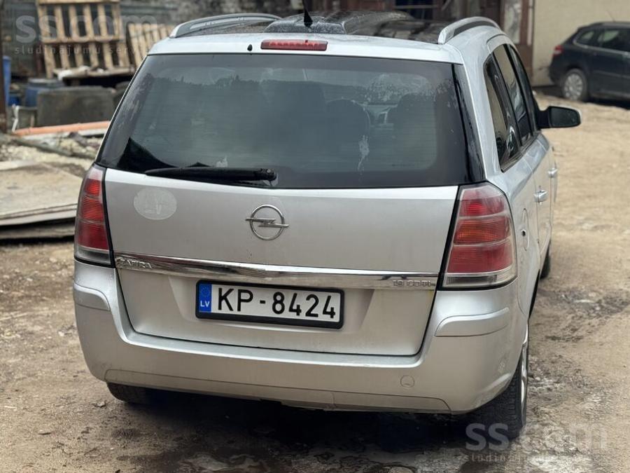 Pelēks Opel Zafira 2006 Jelgava, ar dzinēja tilpumu 1.90 L un nobraukumu 297 tūkst. km par 850 €, foto 5 vietnē AUTOMOTO.COM.LV