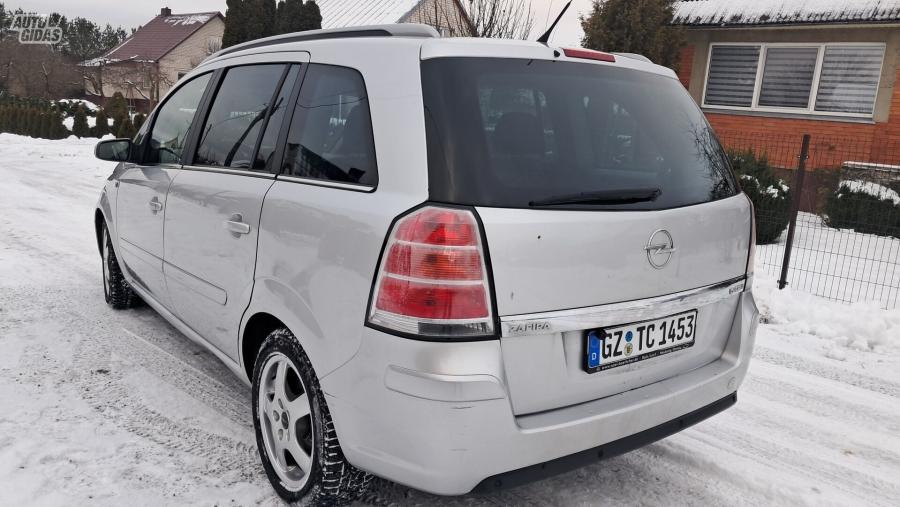 Grey Opel Zafira 2006 in Taurage, with an engine capacity of 1.90 L and mileage of 240 thousand km for 1650 €, photo 4 on AUTOMOTO.COM.LV
