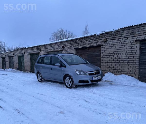 Pelēks Opel Zafira 2006 Gulbene, ar dzinēja tilpumu 1.90 L un nobraukumu 355 tūkst. km par 1150 €, foto 4 vietnē AUTOMOTO.COM.LV