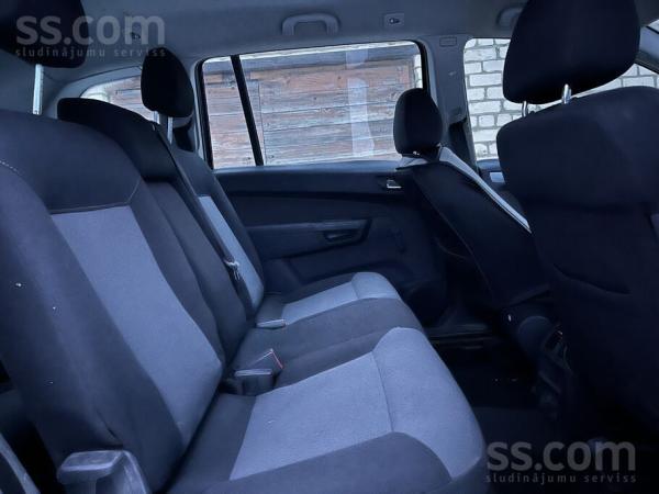 Pelēks Opel Zafira 2006 Gulbene, ar dzinēja tilpumu 1.90 L un nobraukumu 355 tūkst. km par 1150 €, foto 6 vietnē AUTOMOTO.COM.LV