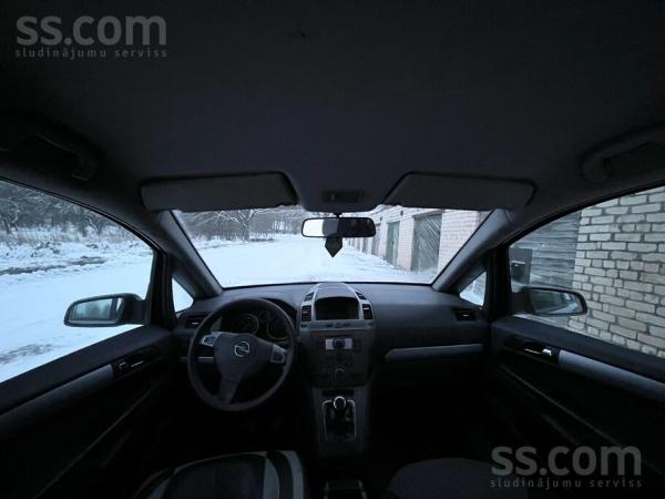 Pelēks Opel Zafira 2006 Gulbene, ar dzinēja tilpumu 1.90 L un nobraukumu 355 tūkst. km par 1150 €, foto 9 vietnē AUTOMOTO.COM.LV