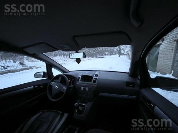 Pelēks Opel Zafira 2006 Gulbene, ar dzinēja tilpumu 1.90 L un nobraukumu 355 tūkst. km par 1150 €, foto 10 vietnē AUTOMOTO.COM.LV