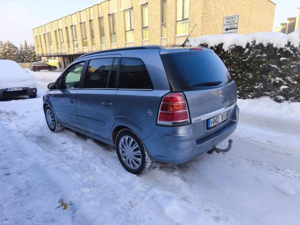 Grey Opel Zafira 2006 in Kaunas, with an engine capacity of 1.90 L and mileage of 306 thousand km for 1800 €, photo 3 on AUTOMOTO.COM.LV