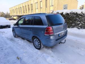 Grey Opel Zafira 2006 in Kaunas, with an engine capacity of 1.90 L and mileage of 306 thousand km for 1800 €, photo 3 on AUTOMOTO.COM.LV