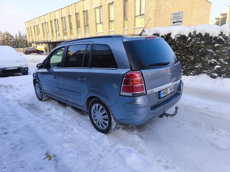 Grey Opel Zafira 2006 in Kaunas, with an engine capacity of 1.90 L and mileage of 306 thousand km for 1800 €, photo 3 on AUTOMOTO.COM.LV