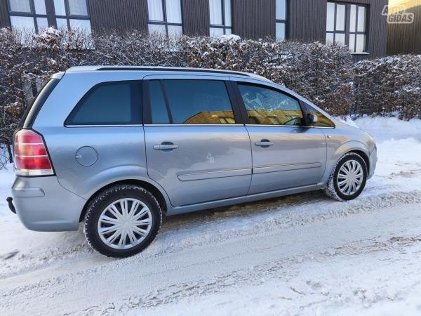 Grey Opel Zafira 2006 in Kaunas, with an engine capacity of 1.90 L and mileage of 306 thousand km for 1800 €, photo 4 on AUTOMOTO.COM.LV