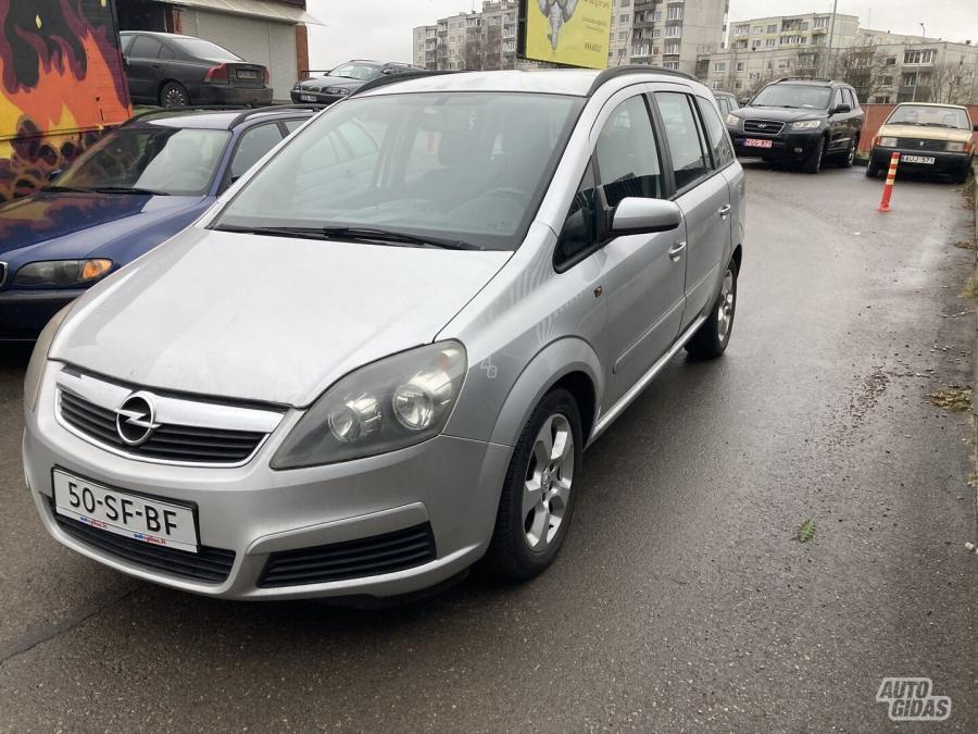 Grey Opel Zafira 2006 in Vilnius, with an engine capacity of 1.60 L and mileage of 225 thousand km for 1499 €, photo 4 on AUTOMOTO.COM.LV