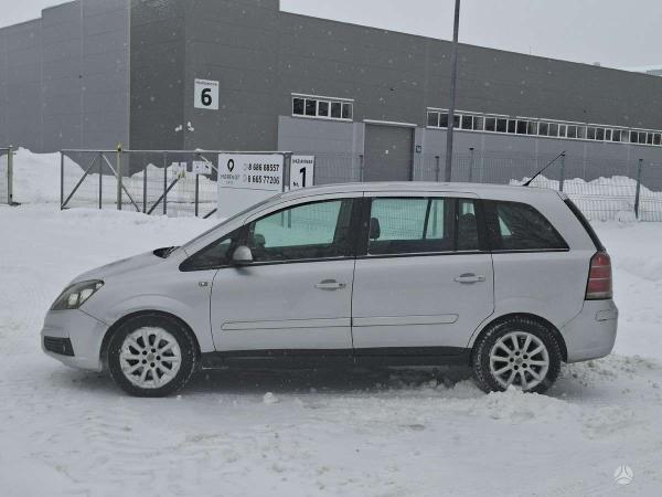 Pelēks Opel Zafira 2006 Plungė, ar dzinēja tilpumu 1.91 L un nobraukumu 294 tūkst. km par 1350 €, foto 2 vietnē AUTOMOTO.COM.LV